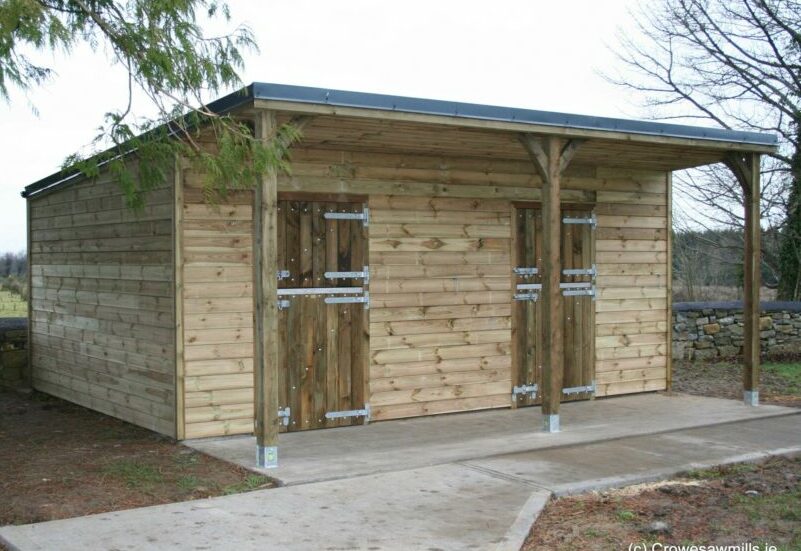 Classic Timber Stables Ireland | Traditional Horse Stables | Crowes ...